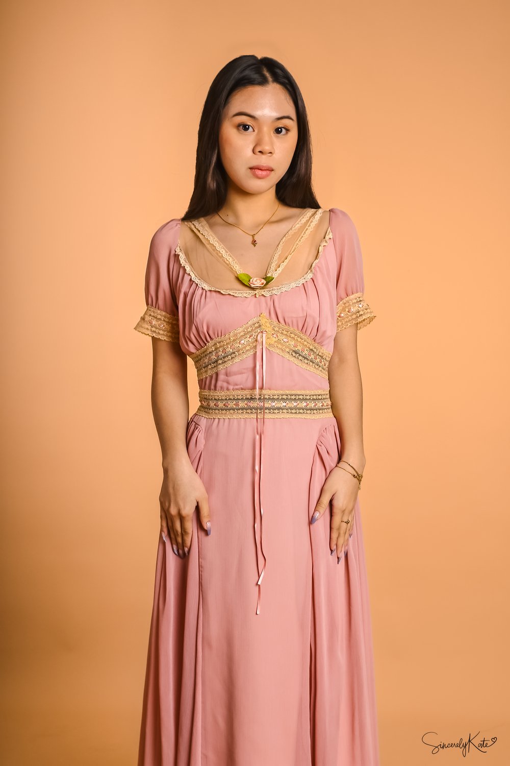 Queeni – Sincerely Kate